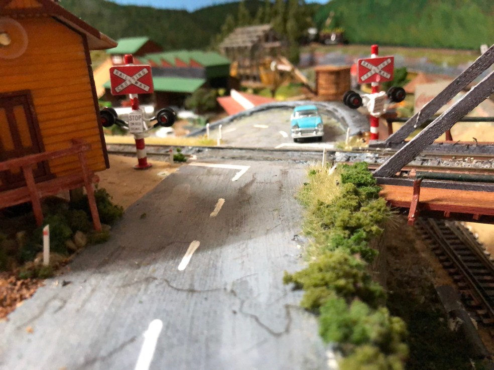 Railway level crossing – DIY – Jacaranda Junction Model Railway